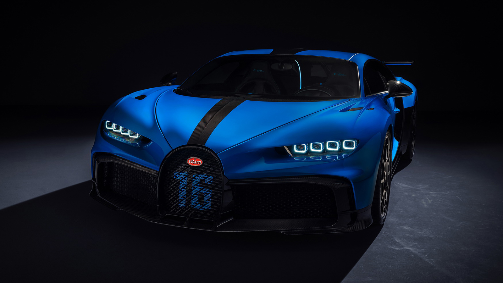 Bugatti Unveils The Chiron Pur Sport - IMBOLDN