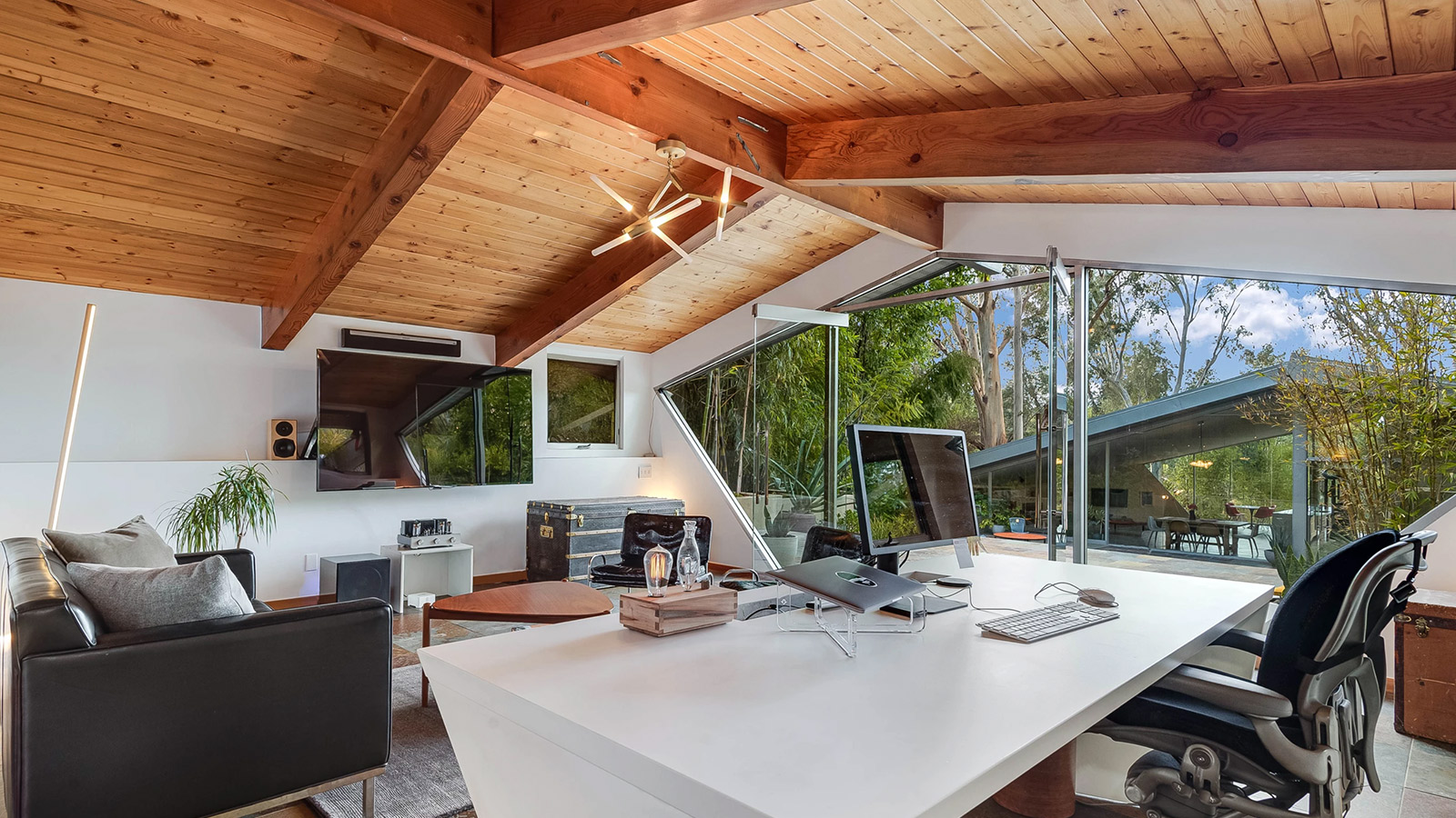 The Iconic ‘Triangle House’ By Harry Gesner Is For Sale - IMBOLDN