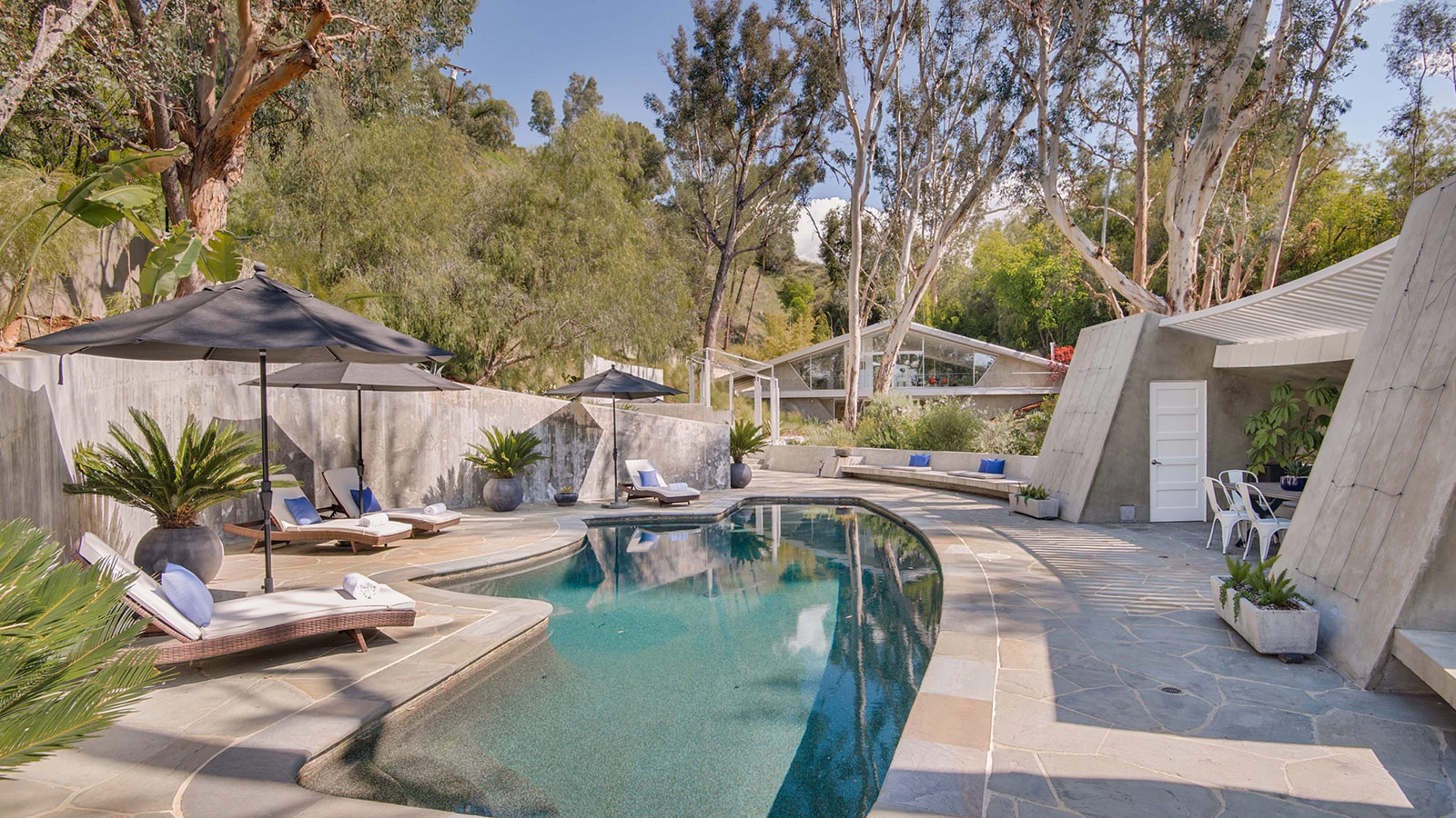 The Iconic ‘Triangle House’ By Harry Gesner Is For Sale - IMBOLDN