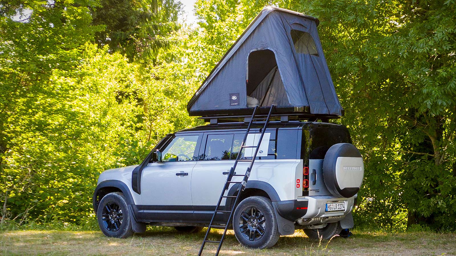 Escape The Ordinary With The Autohome x Land Rover Hard Shell Roof Tent ...