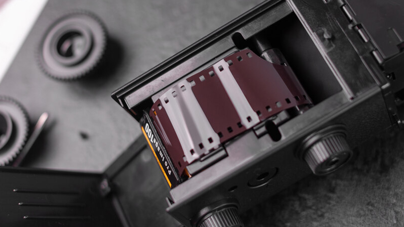 Build Your Own Camera With The Haynes Classic Camera Making Kit - IMBOLDN