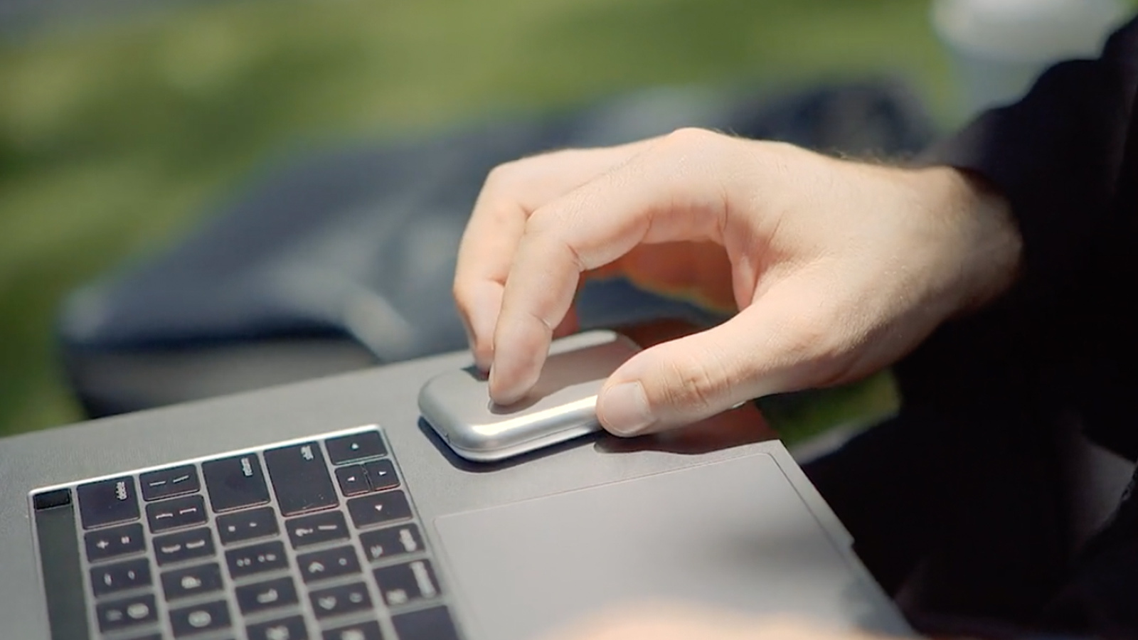 RaceMouse Is A Full-Function Travel Mouse, Touchpad And Presenter - IMBOLDN