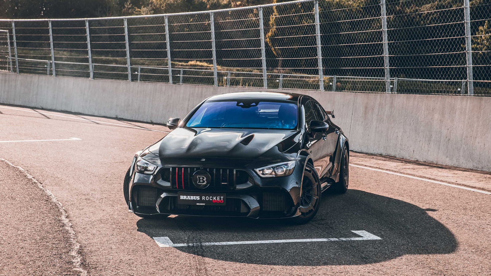 The 888 HP 2021 Brabus Rocket 900 Is A Four-Door Street Legal Ground ...