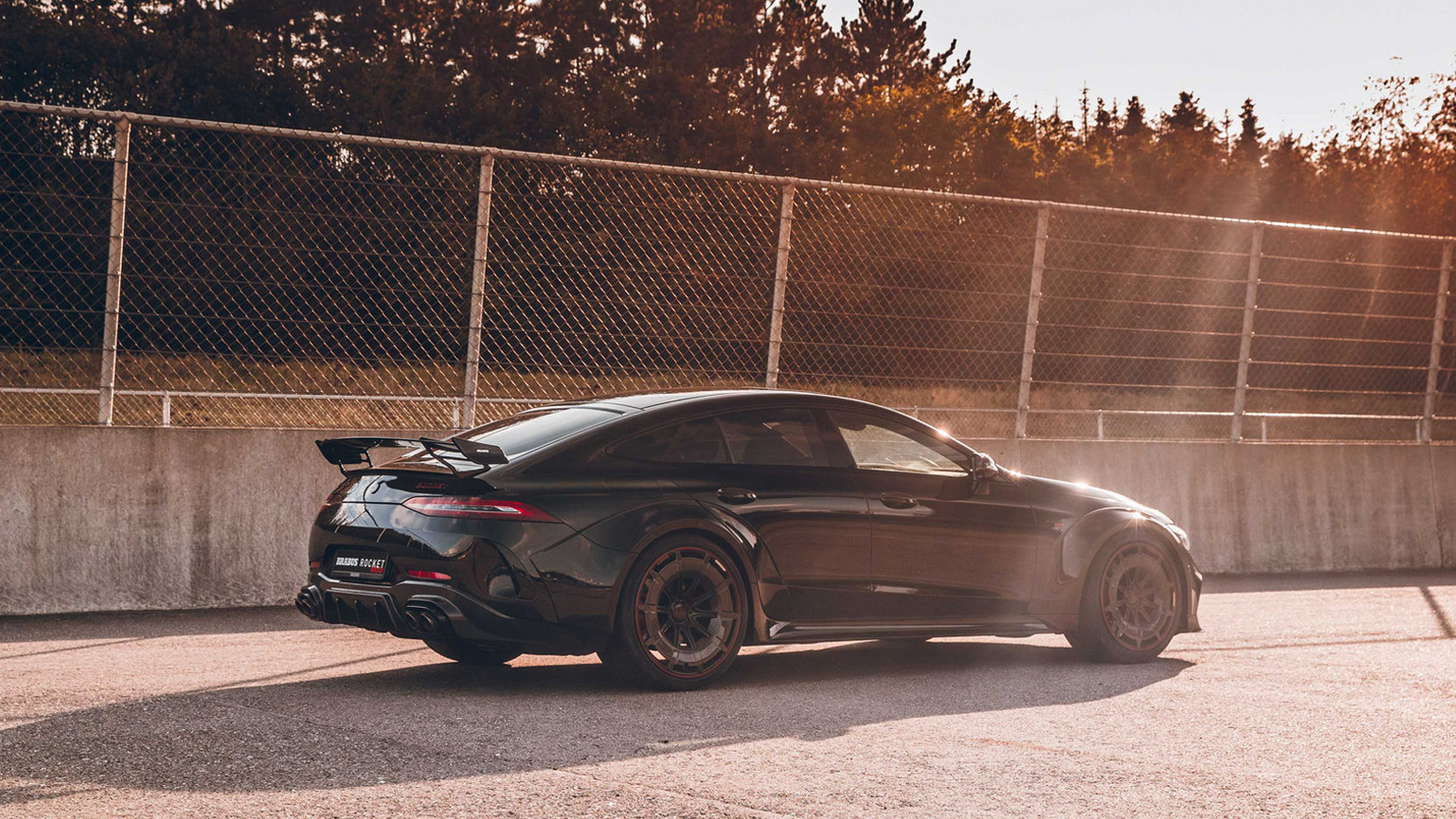 The 888 HP 2021 Brabus Rocket 900 Is A Four-Door Street Legal Ground ...