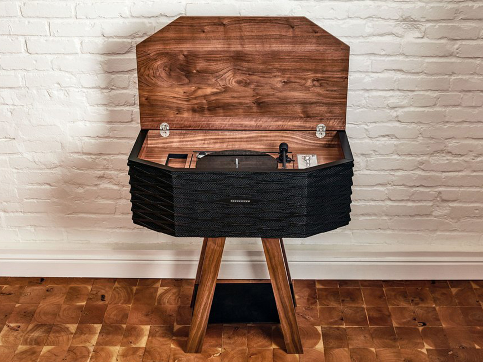 The Stunning Retro Style Loft Audio System From Wrensilva - IMBOLDN