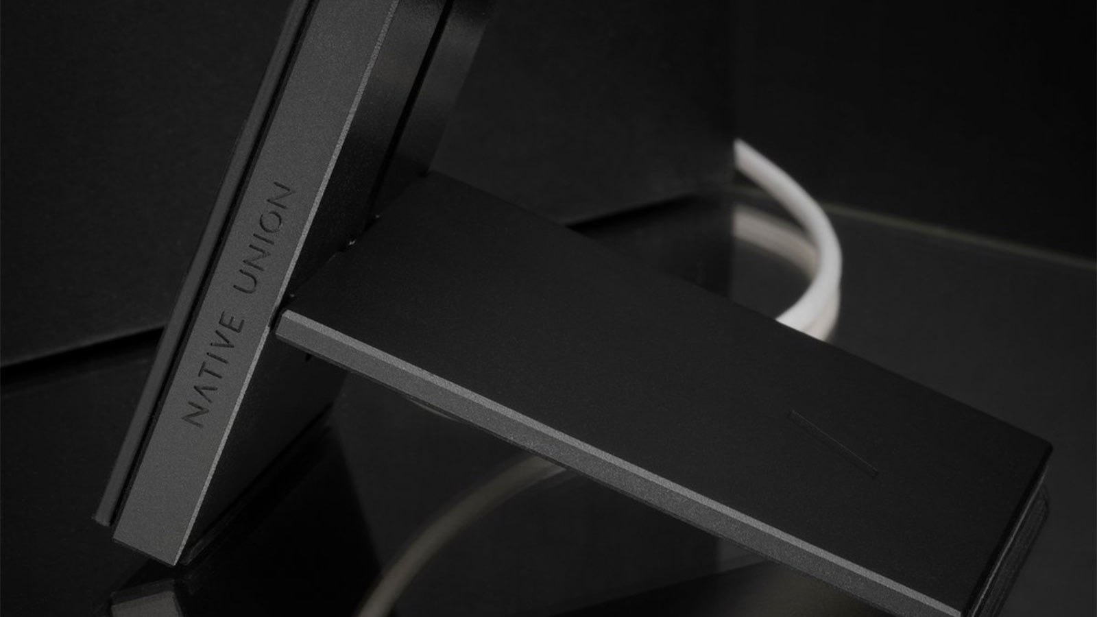 Native Union’s MagSafe Compatible Rise Dock Charger - IMBOLDN