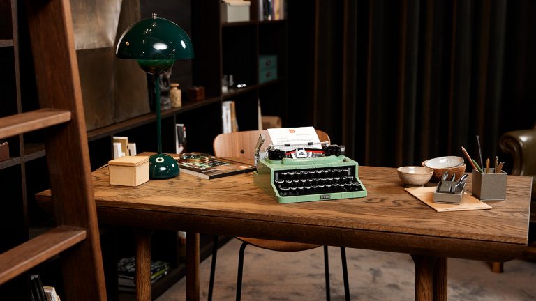 Presenting LEGO Ideas 2,079-Piece Vintage Typewriter Set - IMBOLDN