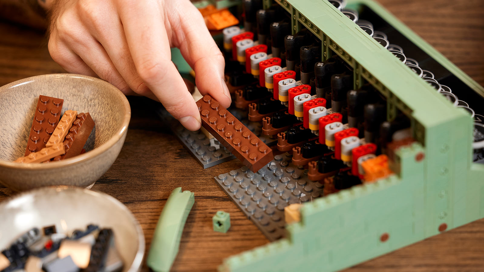 Presenting LEGO Ideas 2,079-Piece Vintage Typewriter Set - IMBOLDN