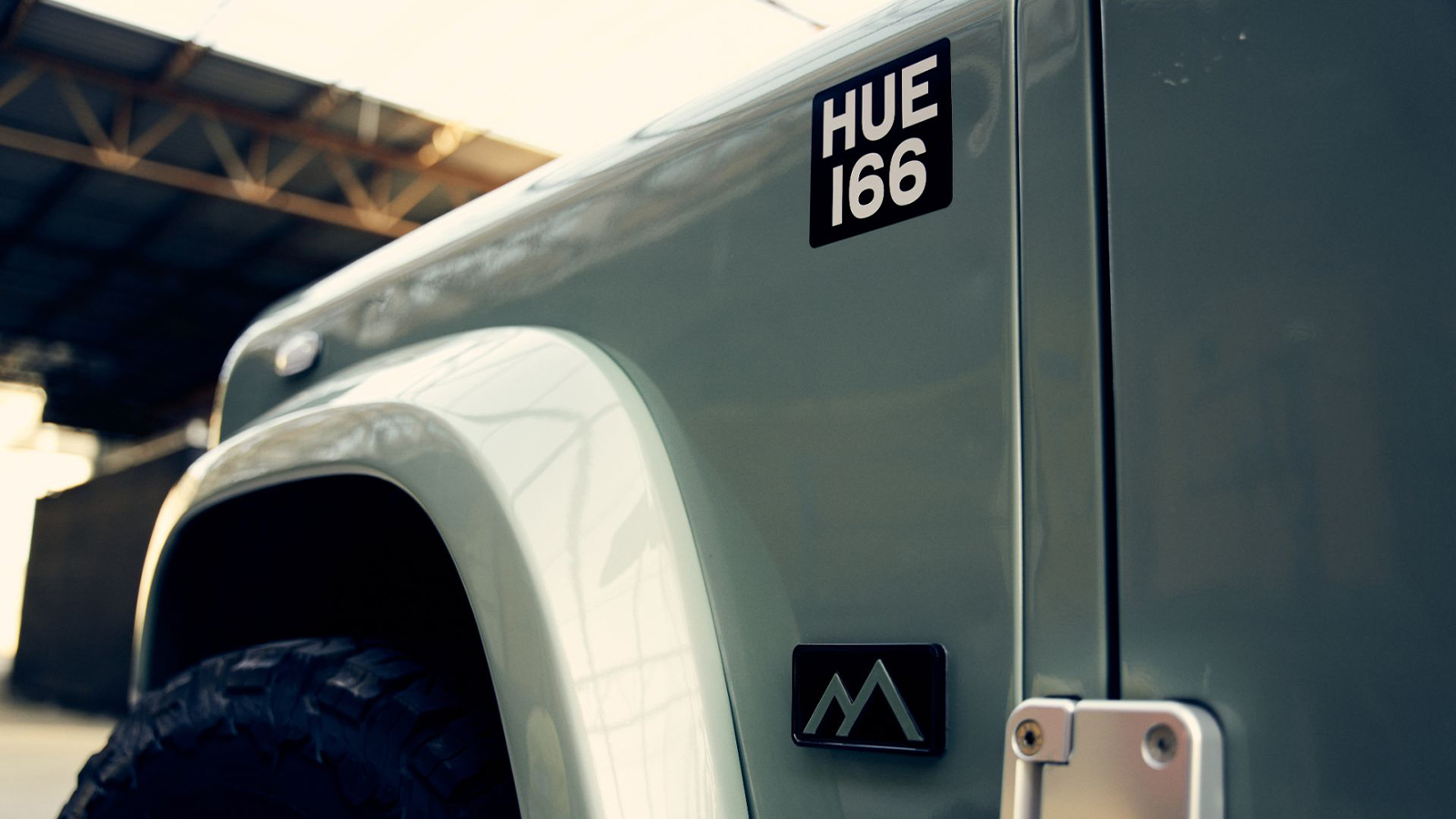 The Himalaya Hue 166 Is A Custom Land Rover Defender 110 Resto Mod With ...