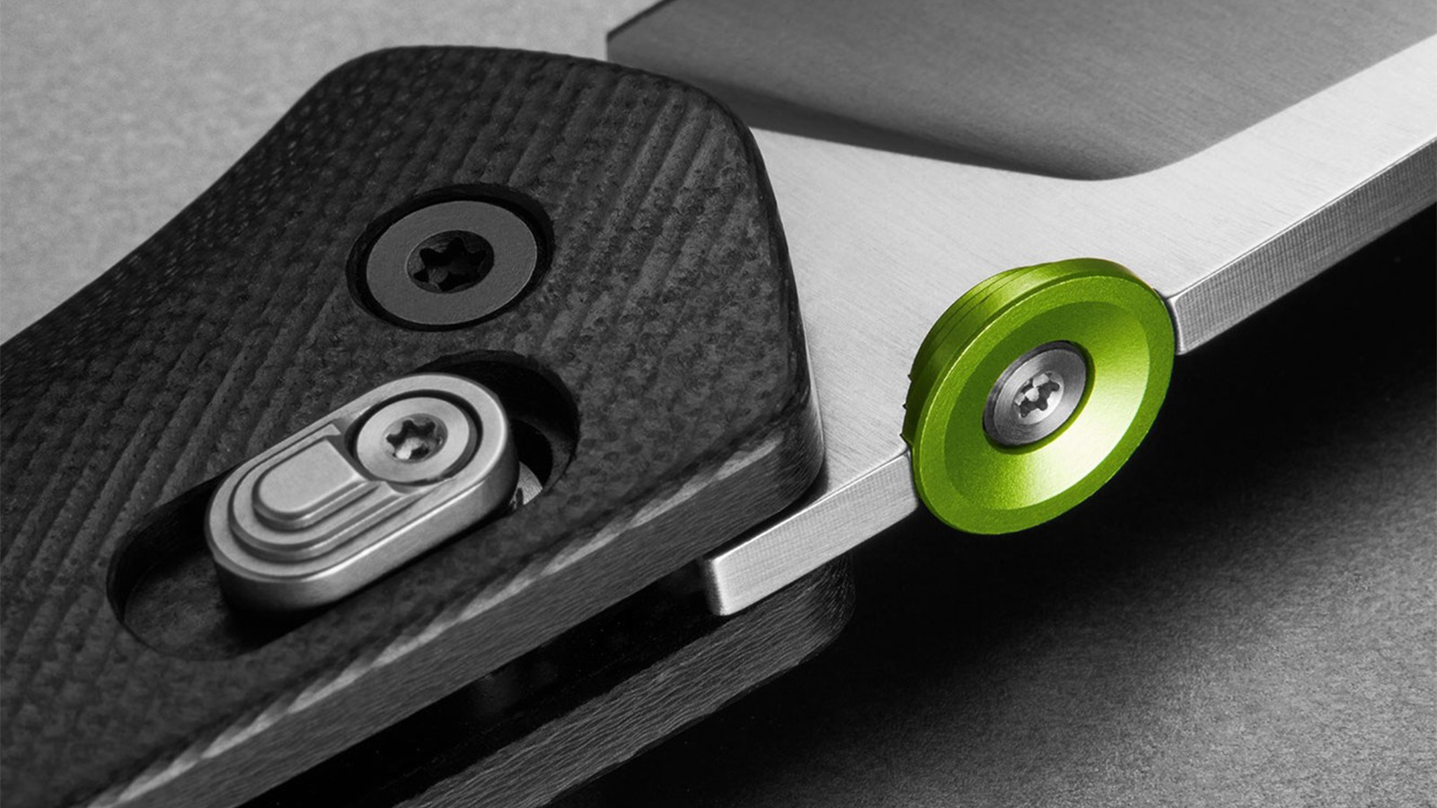 The James Brand Introduces The Extra-Large Carter - IMBOLDN