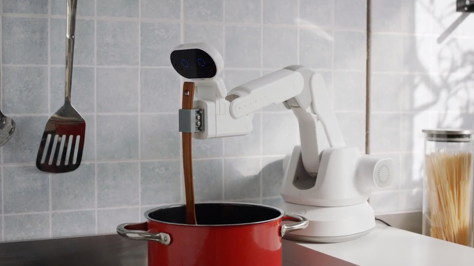 Meet HUENIT: A Single Tool-Swapping Robot Arm - IMBOLDN