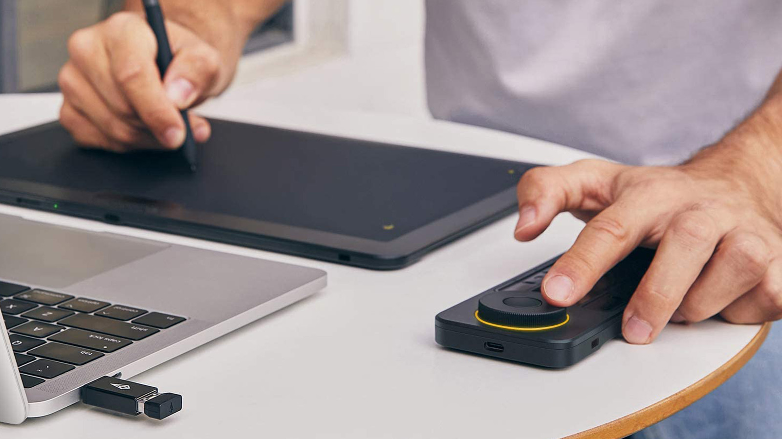 Xencelabs Quick Keys Is A One-Handed Shortcut Keyboard - IMBOLDN