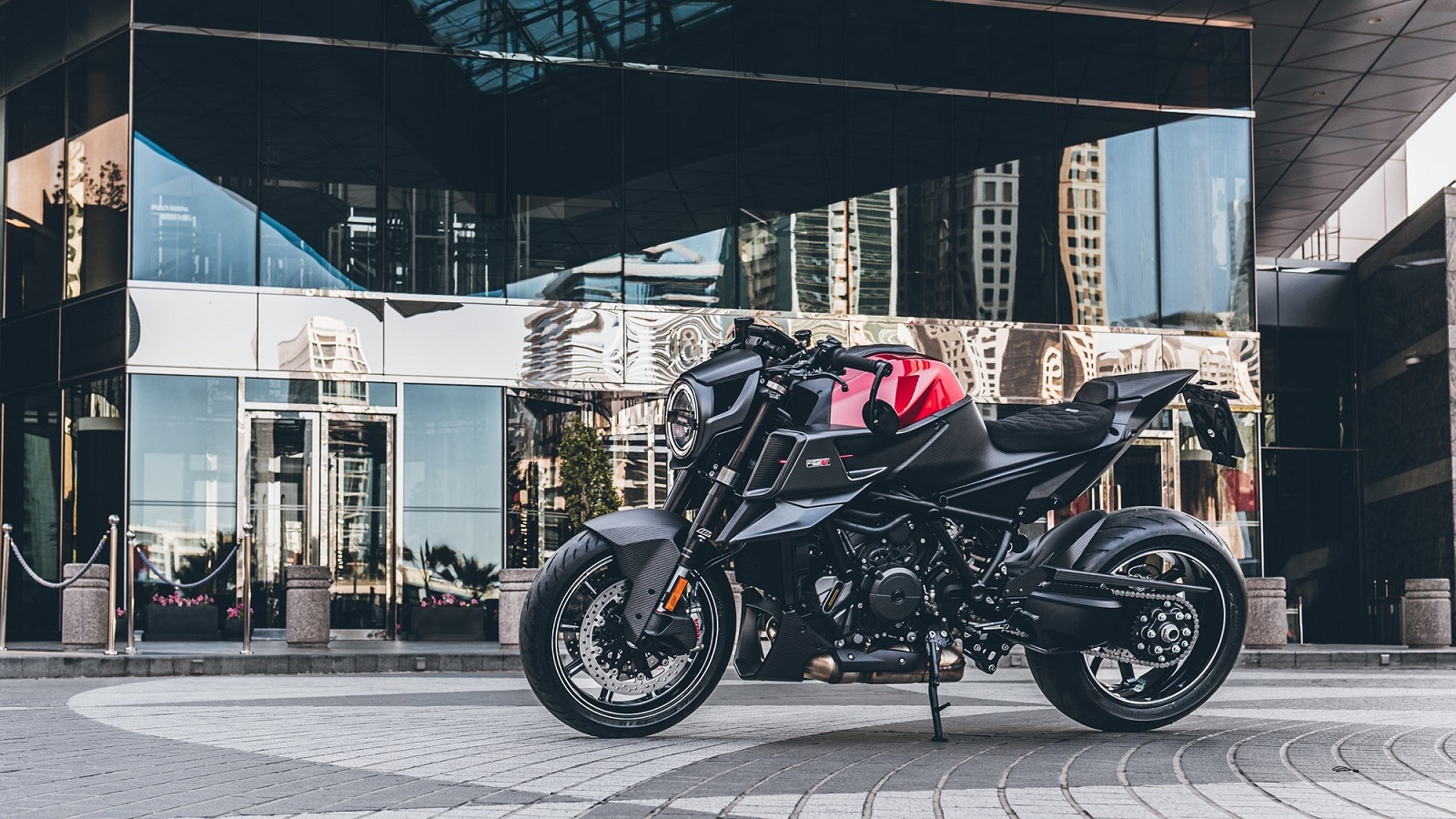New KTM Brabus 1300 R Is A Carbon Fiber Superbike Tuned By Brabus - IMBOLDN