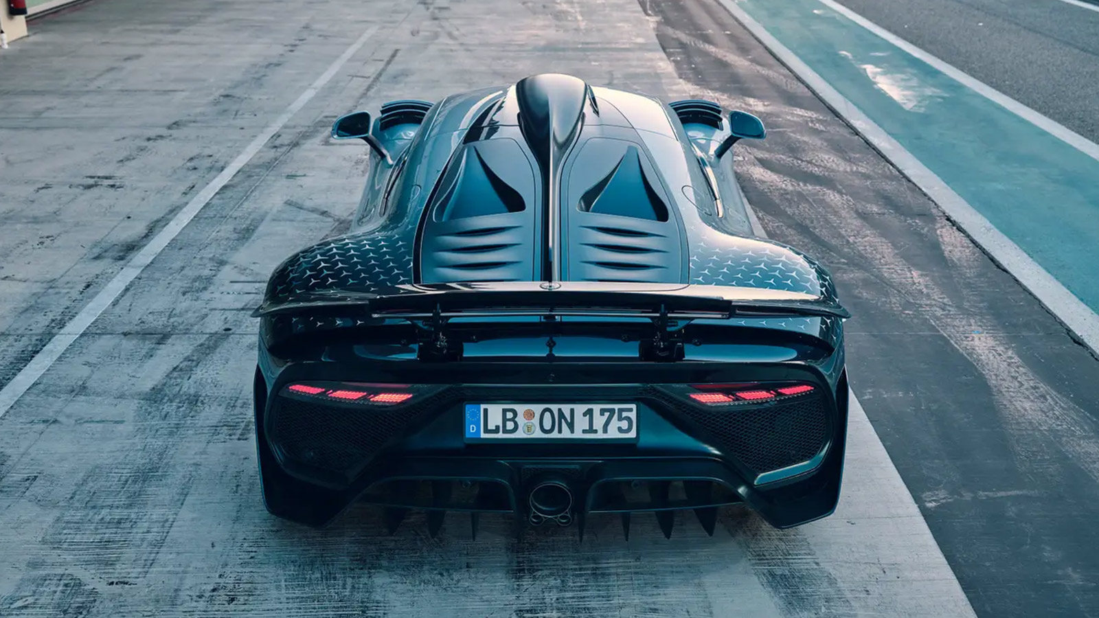 Mercedes-AMG One Takes An F1 Engine And Turns It Into A 1,049-HP Hybrid ...