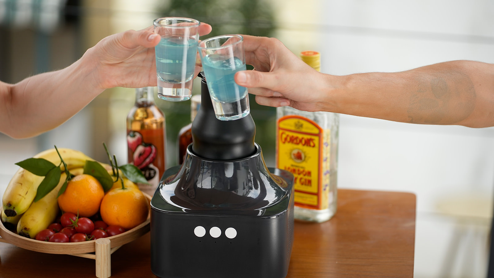 ICEFOX Portable Drink Cooler Is the Ultimate Party Gadget - IMBOLDN