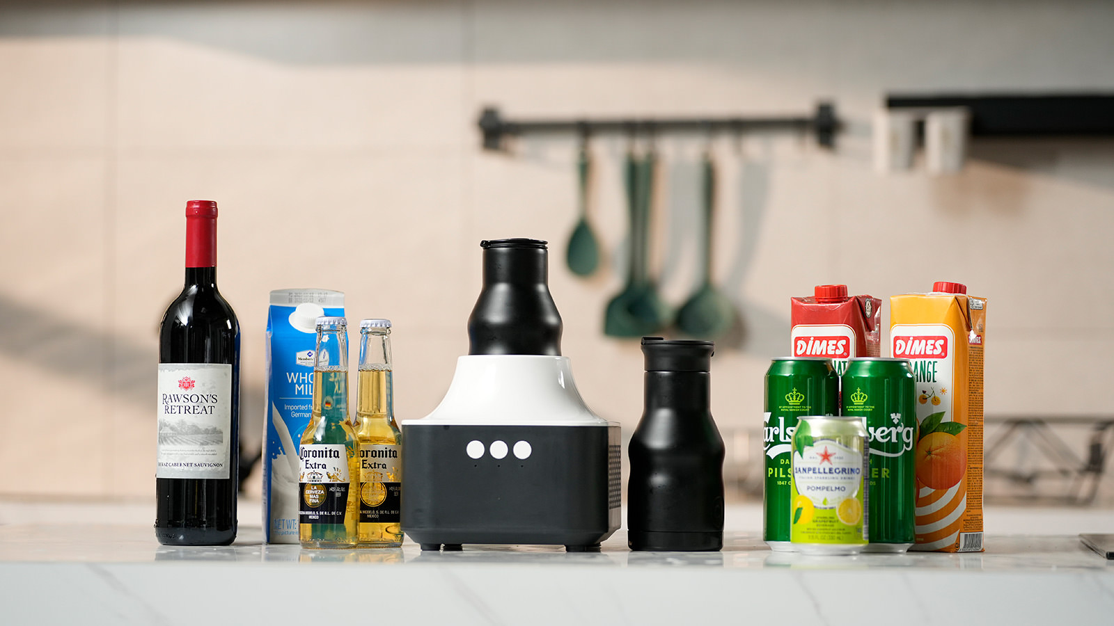 ICEFOX Portable Drink Cooler Is the Ultimate Party Gadget - IMBOLDN