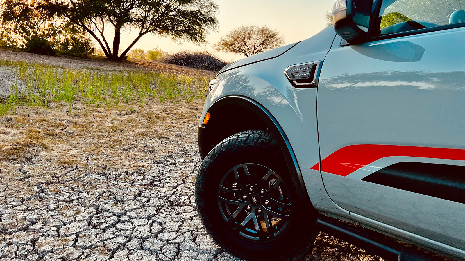 Ford Ranger Tremor Kicks Up Dust During an Off-Road Drought Test - IMBOLDN