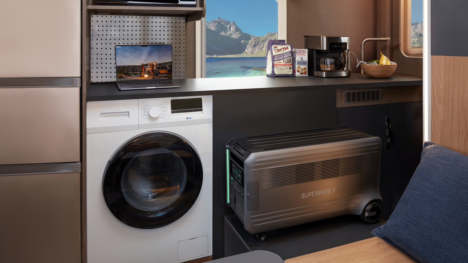 Zendure Introduces The SuperBase V - IMBOLDN