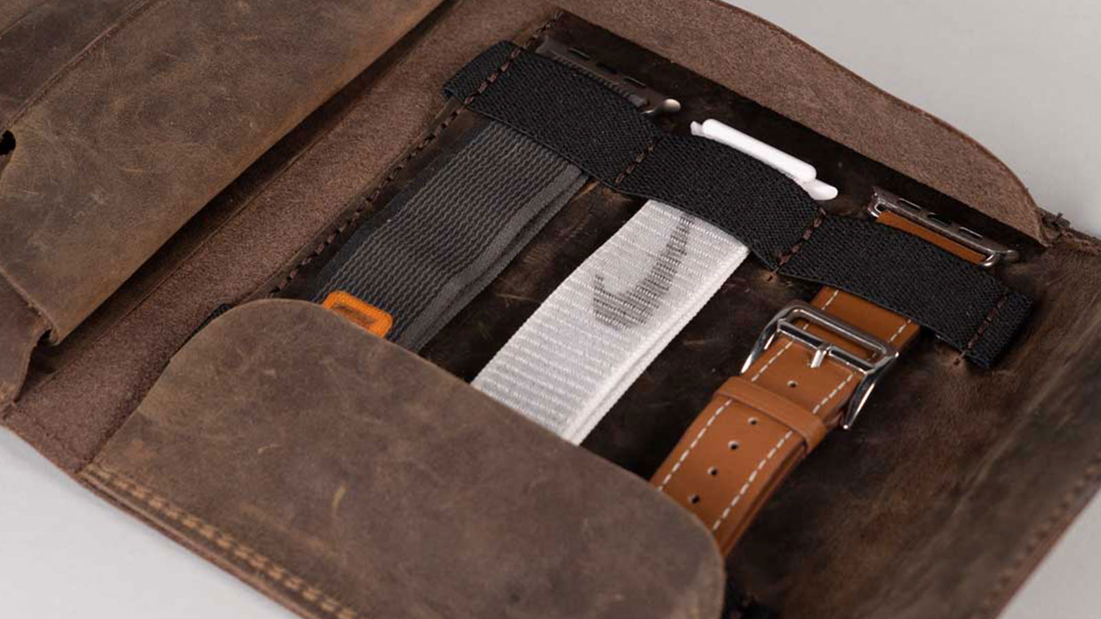 WaterField Designs Unveils The Time Travel Case For Apple Watch - IMBOLDN
