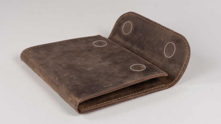 WaterField Designs Unveils The Time Travel Case For Apple Watch - IMBOLDN