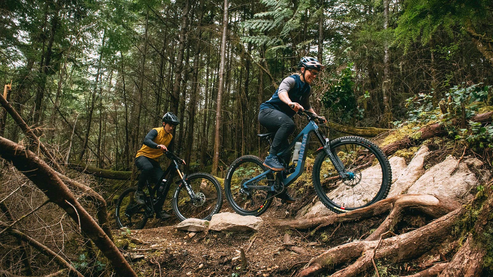 7MESH Stash System Integrates A Built-In Pocket To Attach To A Bike ...