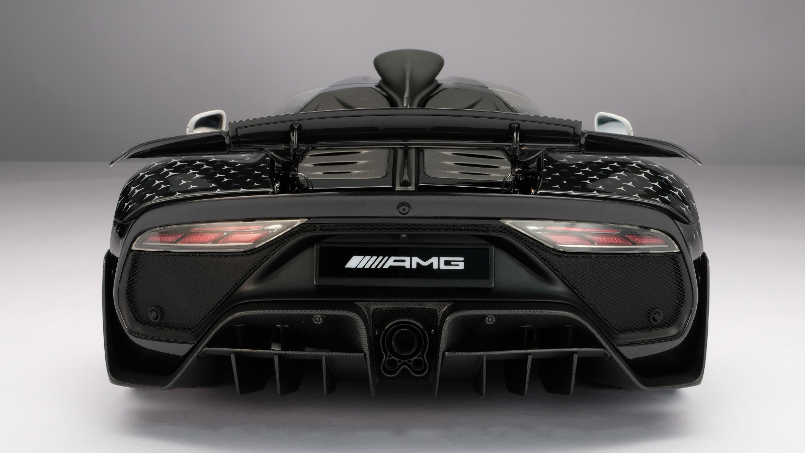 Amalgam Debuts The Mercedes-AMG ONE 1:8 Scale Model - IMBOLDN