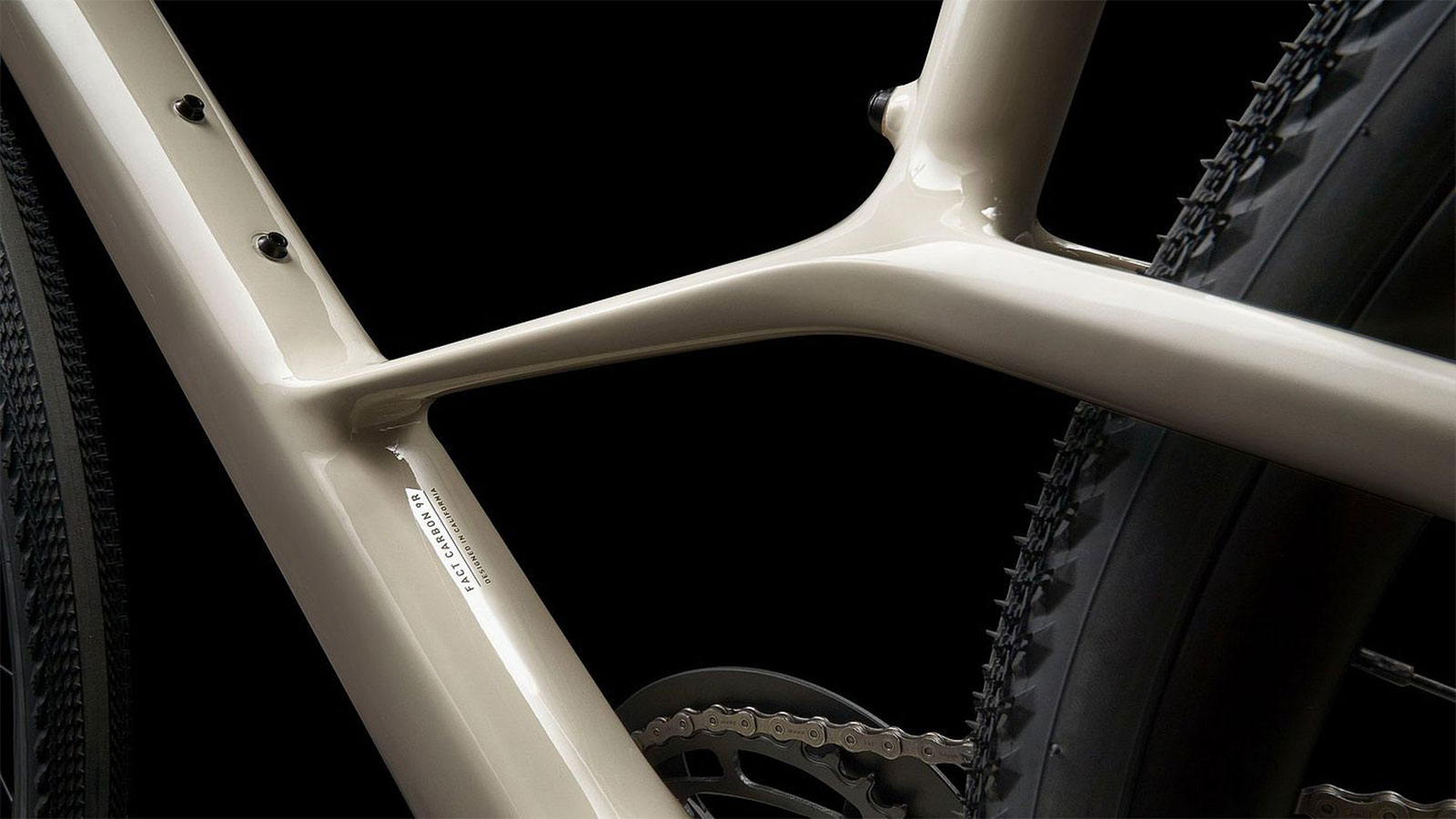 New Carbon Hybrid Frame Improves Handling On The Specialized Sirrus X 5 ...