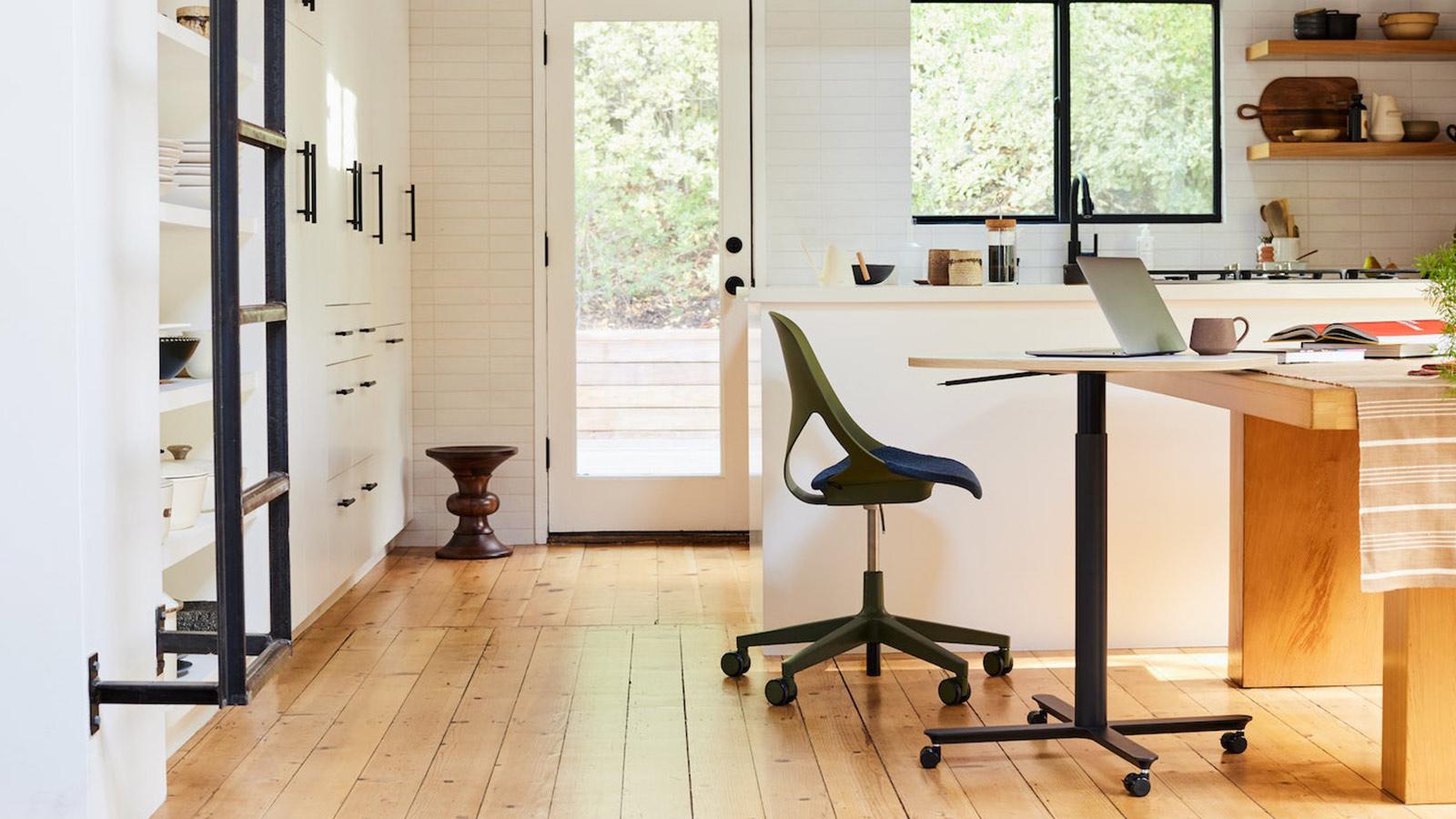 Meet The Revolutionary Zeph Chair By Herman Miller - IMBOLDN