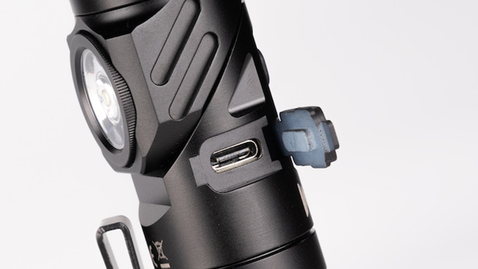 L1 Is The Ultimate All-In-One Flashlight - IMBOLDN