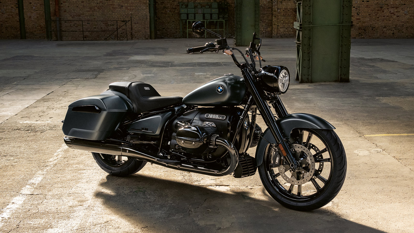 2024 BMW R 18 Roctane Brings A New Shade Of Black To The R 18 Lineup ...