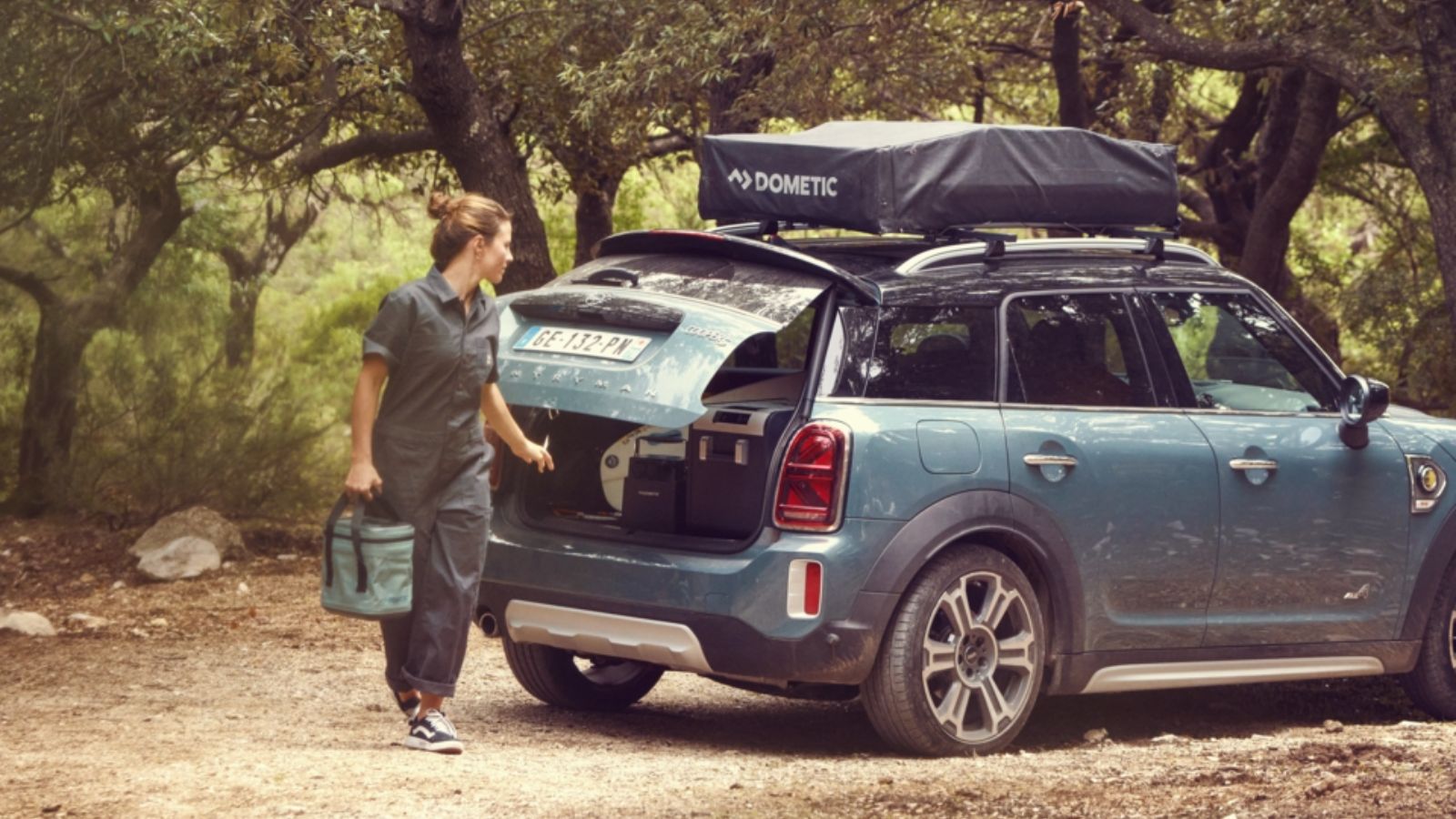 Dometic TRT 140 AIR Inflatable Rooftop Tent Is The Ultimate Adventure ...