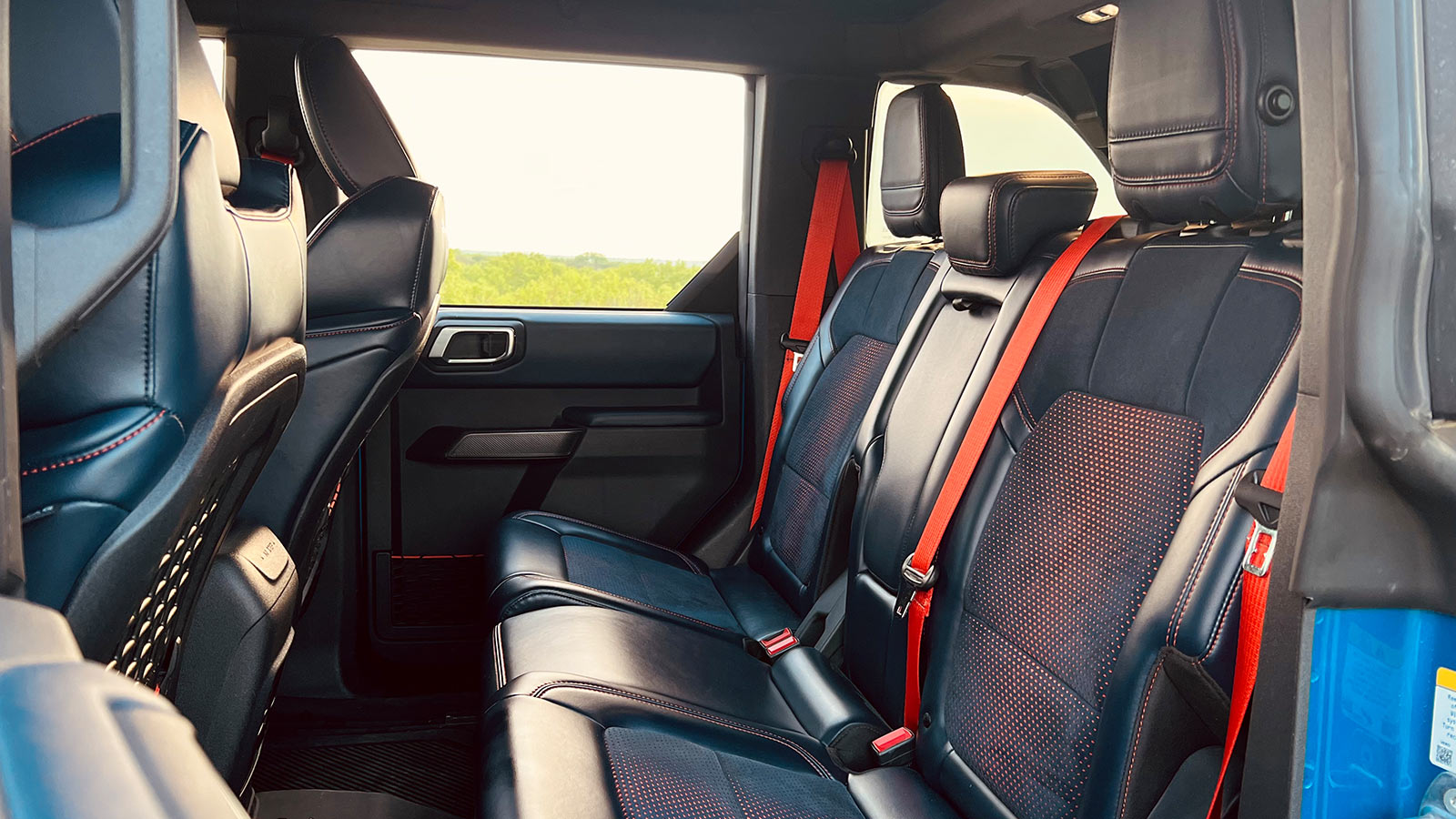 2023 Ford Bronco Raptor Is A Wild Horse With Razor Sharp Shoes - IMBOLDN