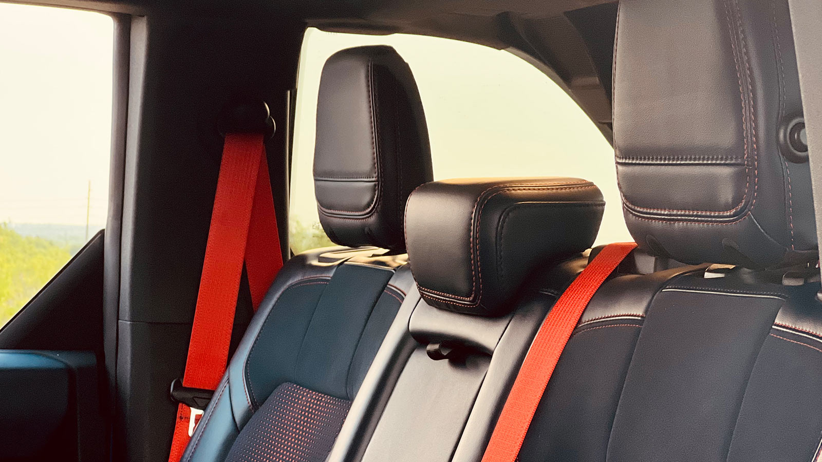 2023 Ford Bronco Raptor Is A Wild Horse With Razor Sharp Shoes - IMBOLDN