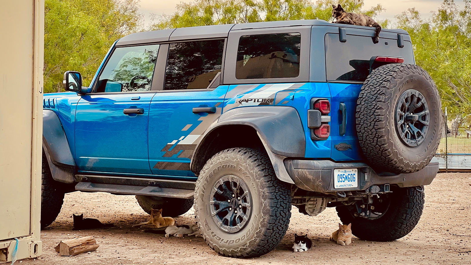 2023 Ford Bronco Raptor Is A Wild Horse With Razor Sharp Shoes - IMBOLDN