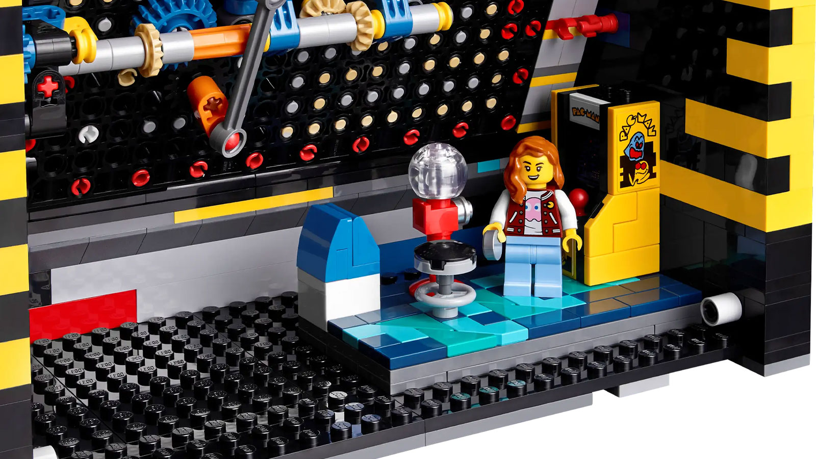 LEGO Icons PAC-MAN Arcade: Relive The Classic 80s Gaming Experience In ...