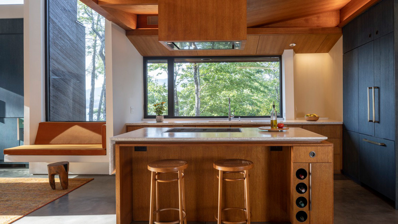 Nebo House Embraces Nature's Beauty In North Carolina - IMBOLDN