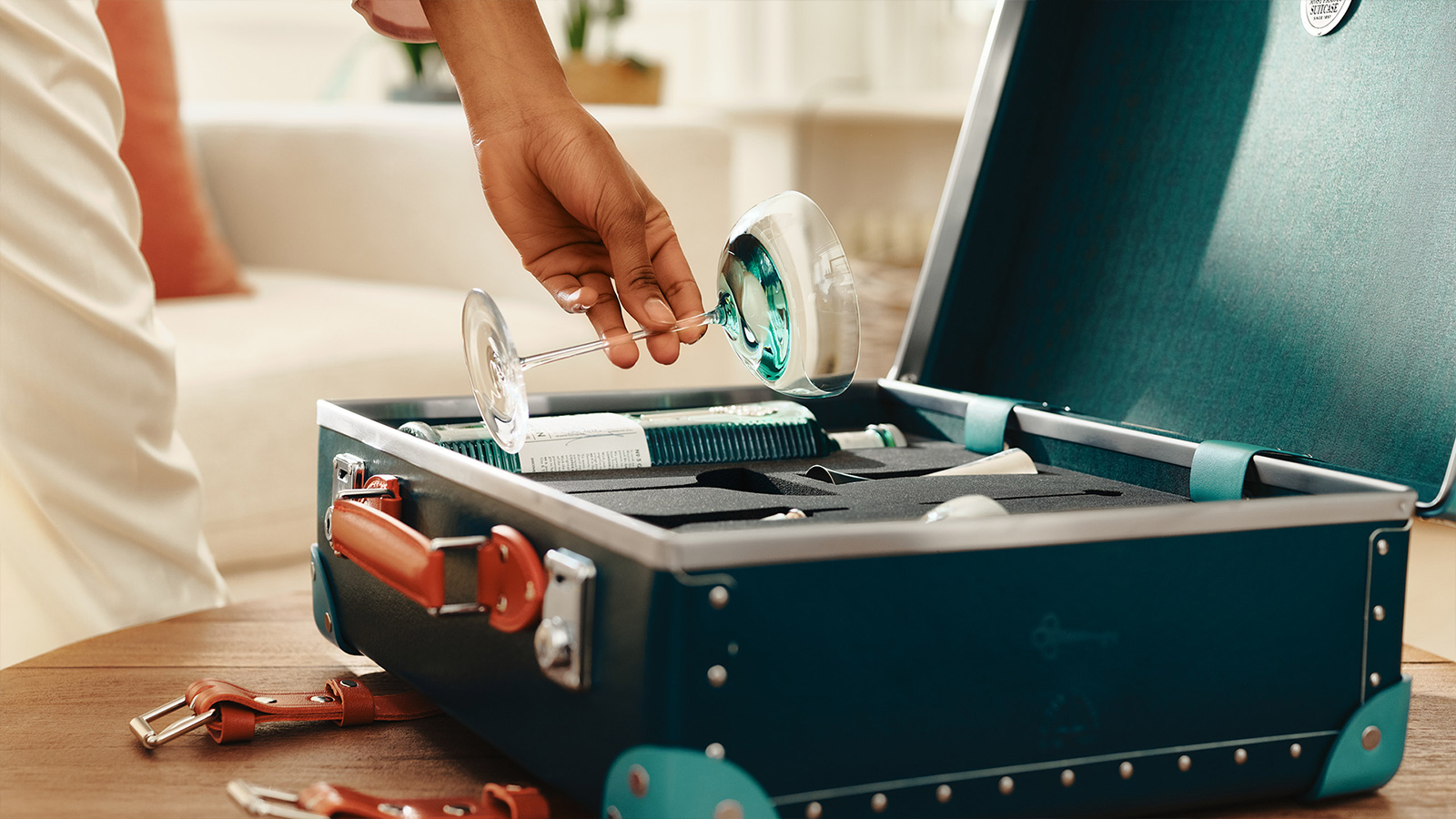 Elevate Your Cocktail Experience With The Exquisite Globe-Trotter X No ...