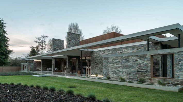 Sandway House Is A Contemporary Oasis That Blurs The Boundaries Between ...