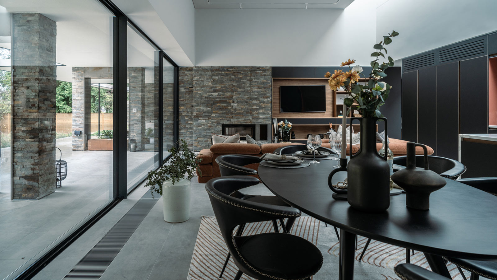 Sandway House Is A Contemporary Oasis That Blurs The Boundaries Between ...