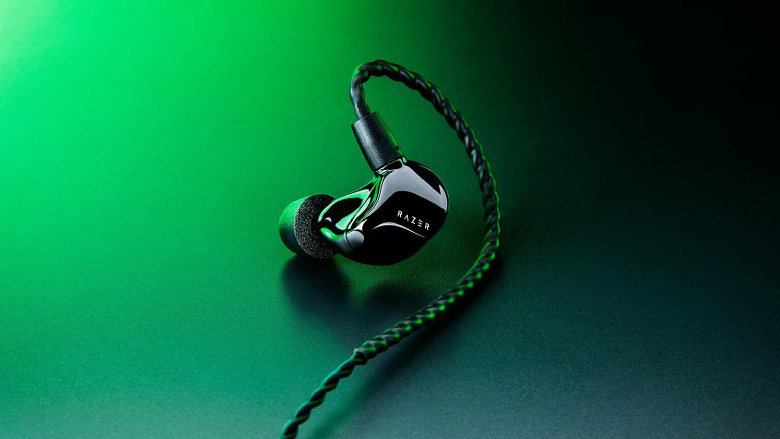 Razer Moray Offers Ergonomic In-Ear Comfort For All-Day Use - IMBOLDN