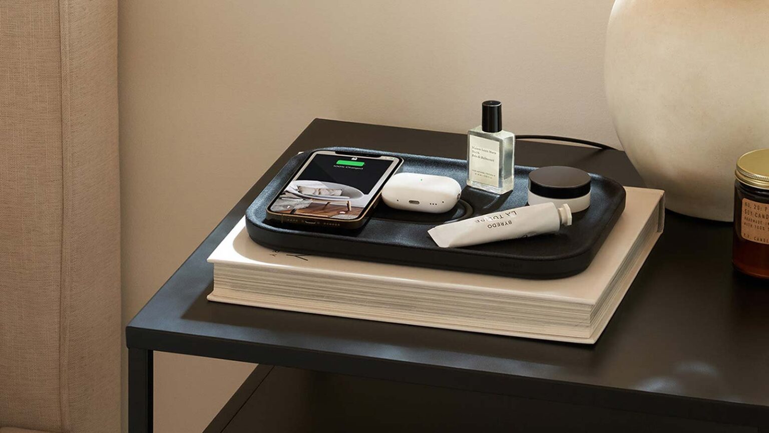 Courant MAG:3 Essentials Dual-Device Charging Tray Is The Ideal Desk Or ...