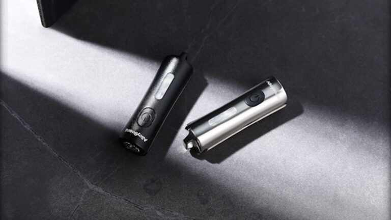 Alloyboard Ultra Compact Flashlight Is A 1000 Lumen Ultra Compact Palm ...