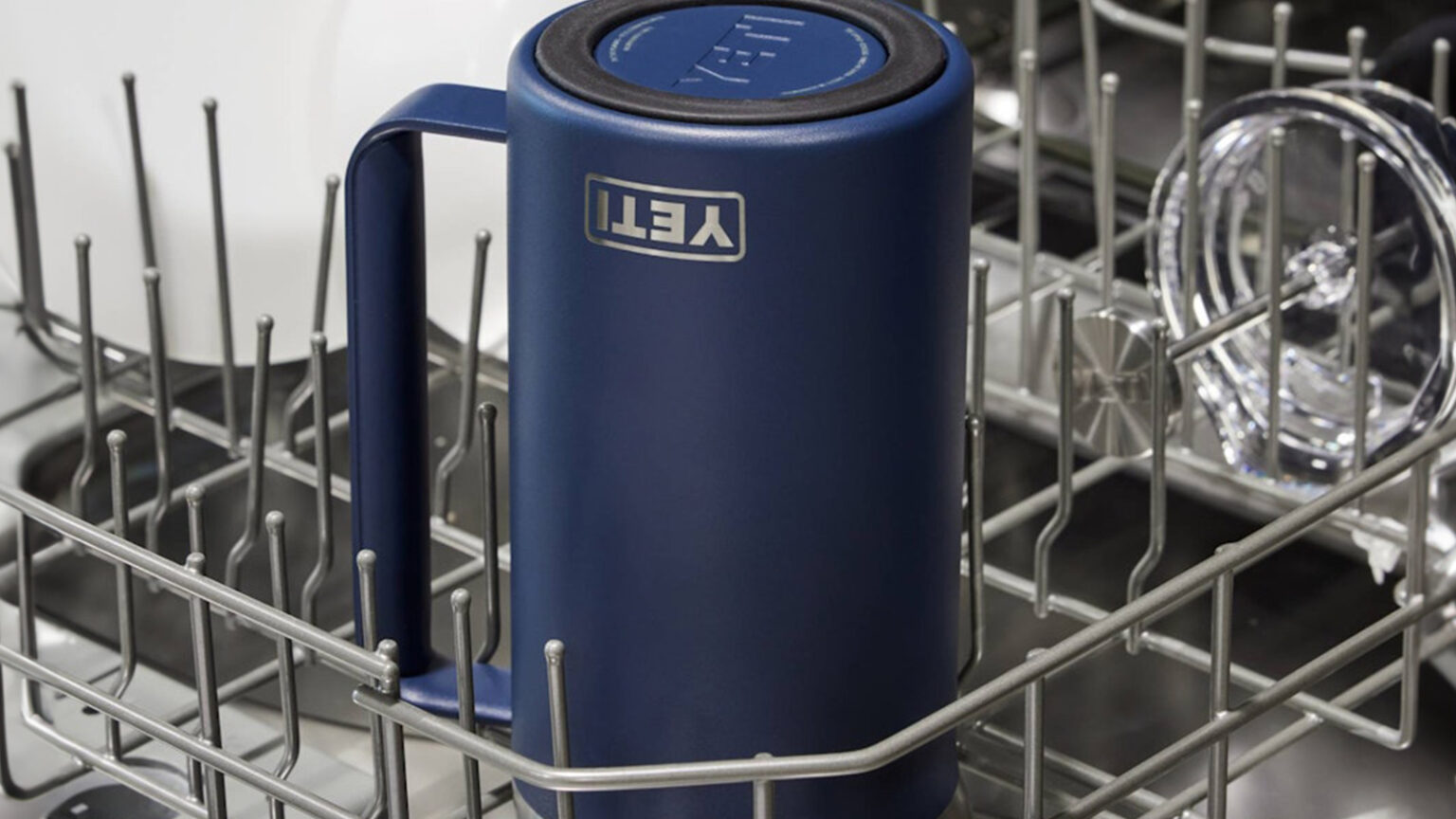 YETI Rambler Keeps Drinks Perfectly Cold or Hot - IMBOLDN