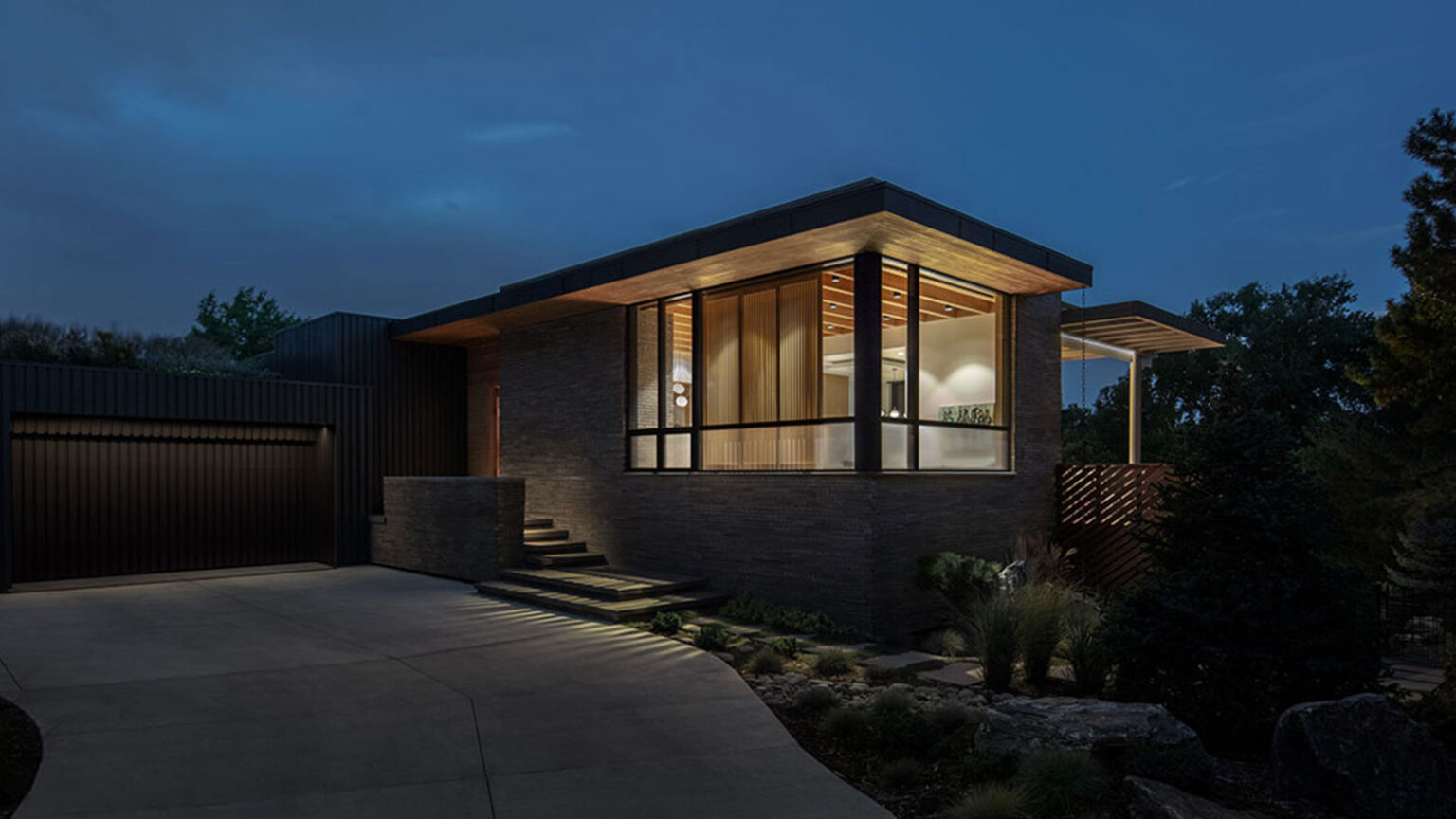 Hi Hat House Brings Modern Design to the Forest - IMBOLDN