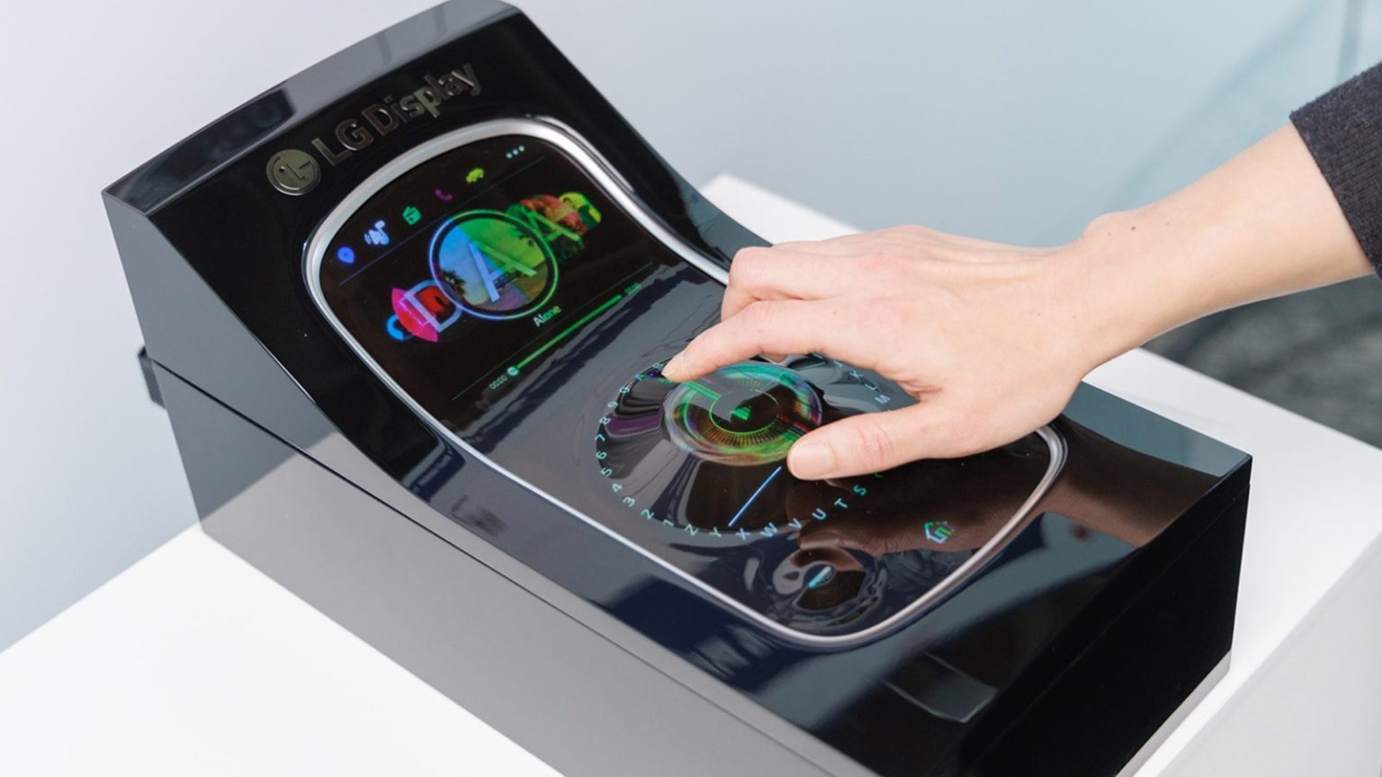 LG Unveils the World’s First Stretchable Display - IMBOLDN