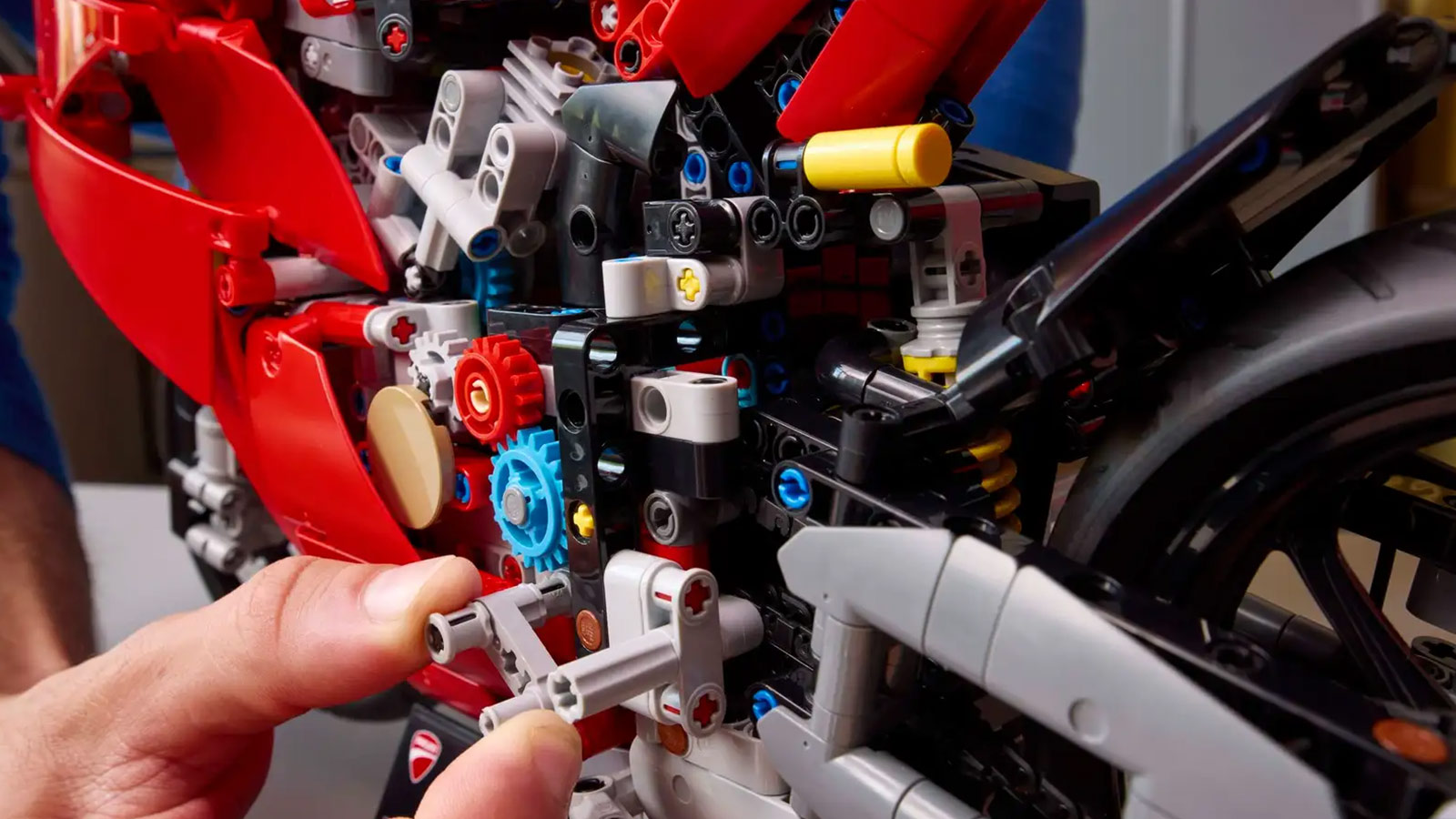 LEGO Ducati Panigale V4 S Brings Speed to Bricks - IMBOLDN