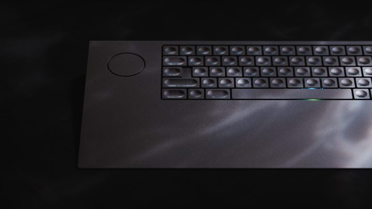 Icebreaker Knife Fuses Utility With Striking Design - IMBOLDN