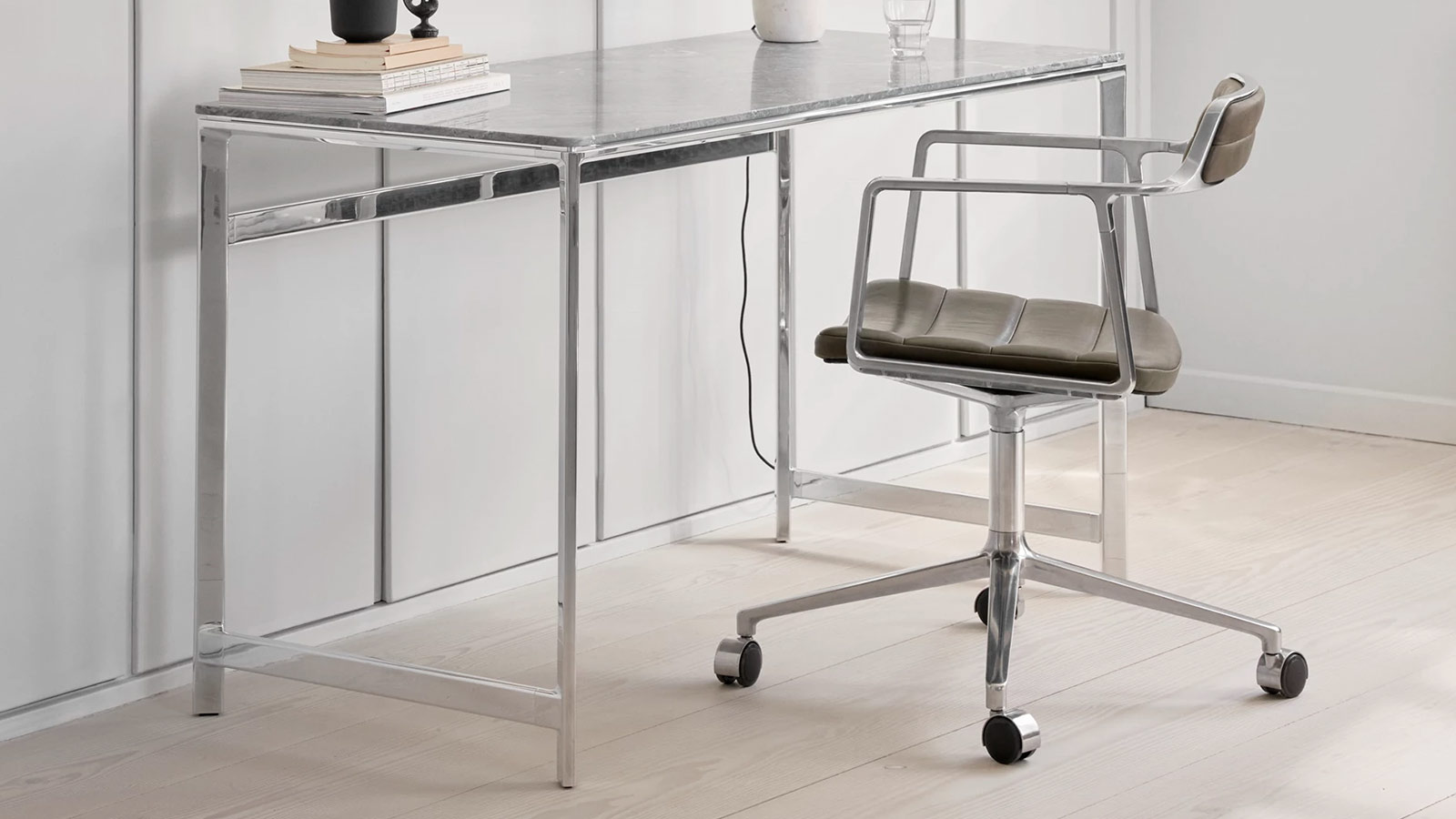 Vipp Swivel Chair Brings Minimalism to the Office - IMBOLDN