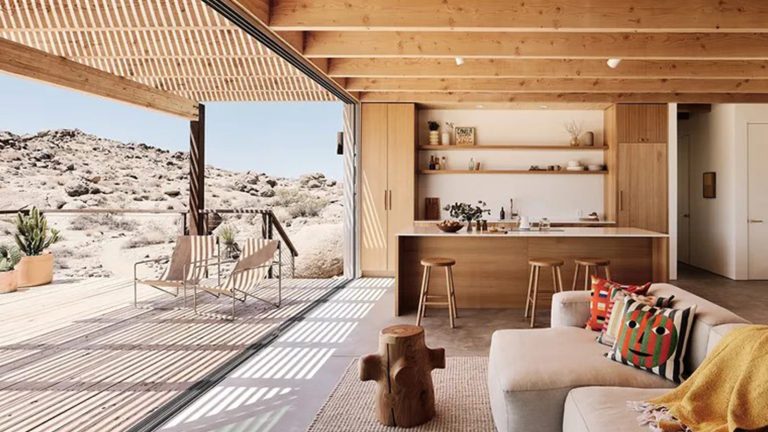 High Desert House Is A Minimalist Masterpiece - IMBOLDN
