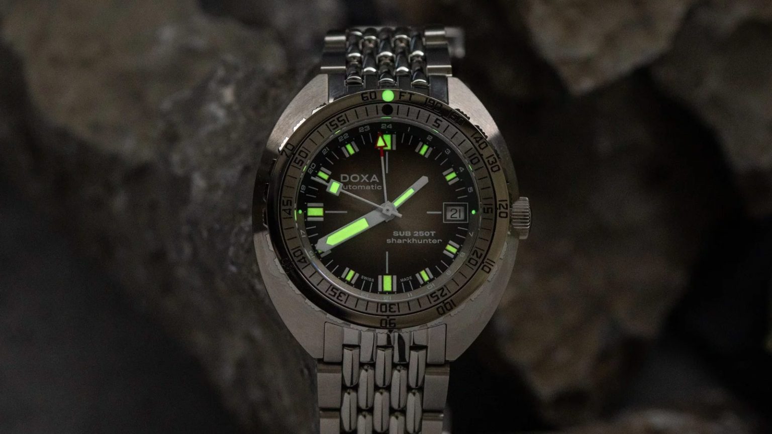 The DOXA SUB 250T GMT Is Dive-Ready and World-Savvy - IMBOLDN